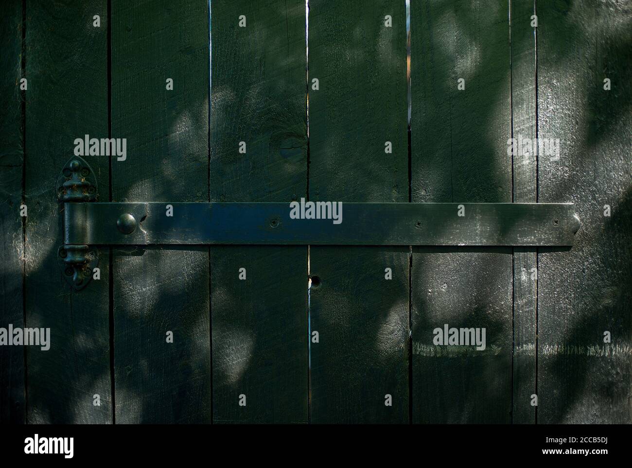 Swinging gate hi-res stock photography and images - Alamy