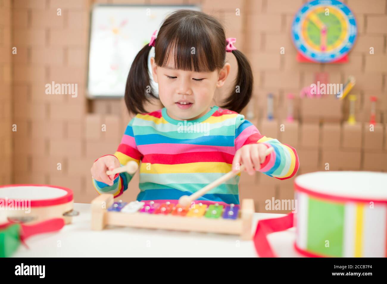 Asian Xylophone High Resolution Stock Photography and Images - Alamy
