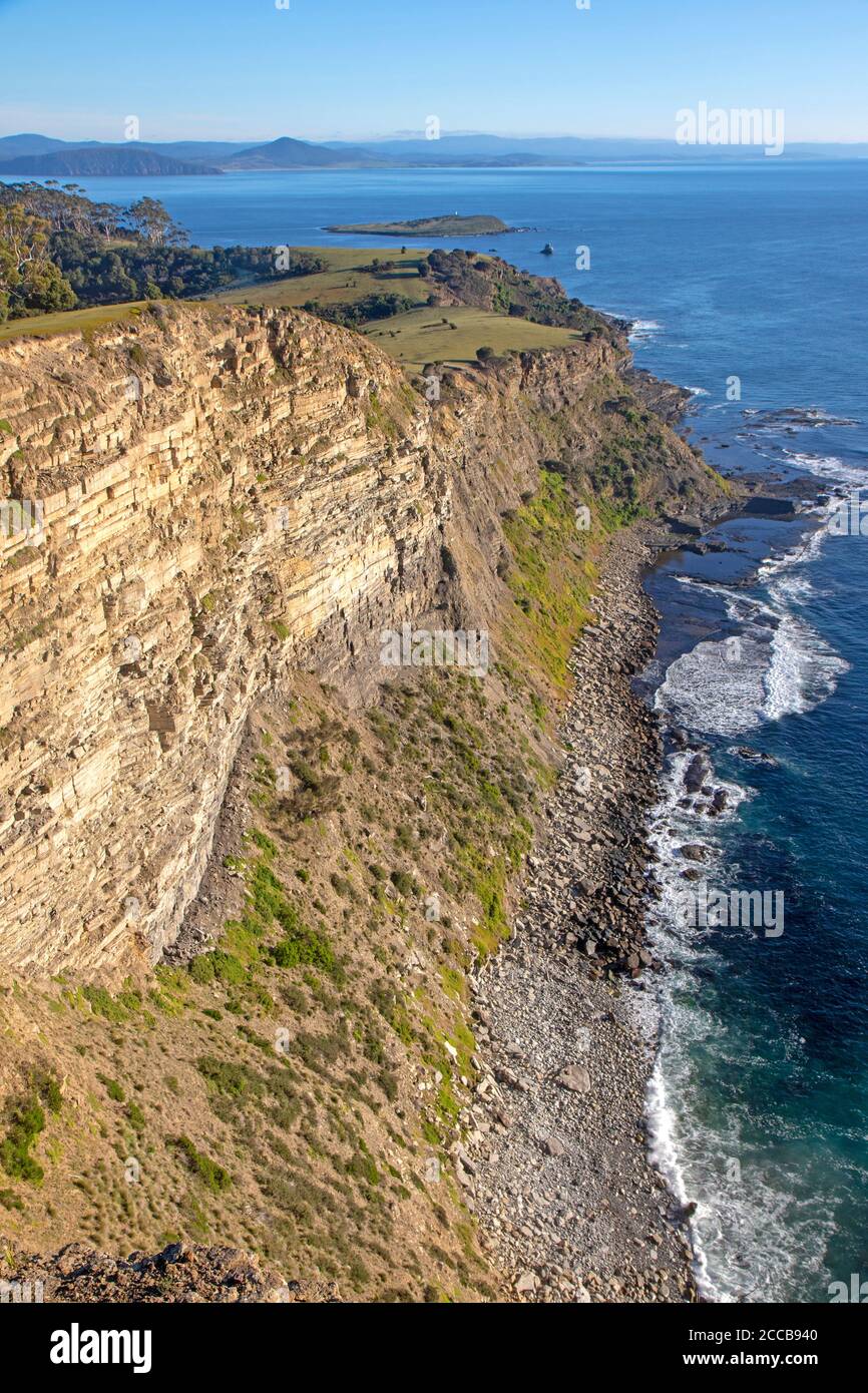 Skipping Ridge and the Fossil Cliffs on Maria Island Stock Photo - Alamy