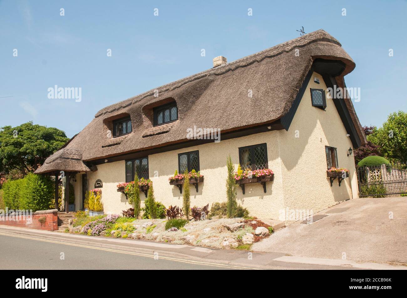 Dormer windows hi-res stock photography and images - Alamy