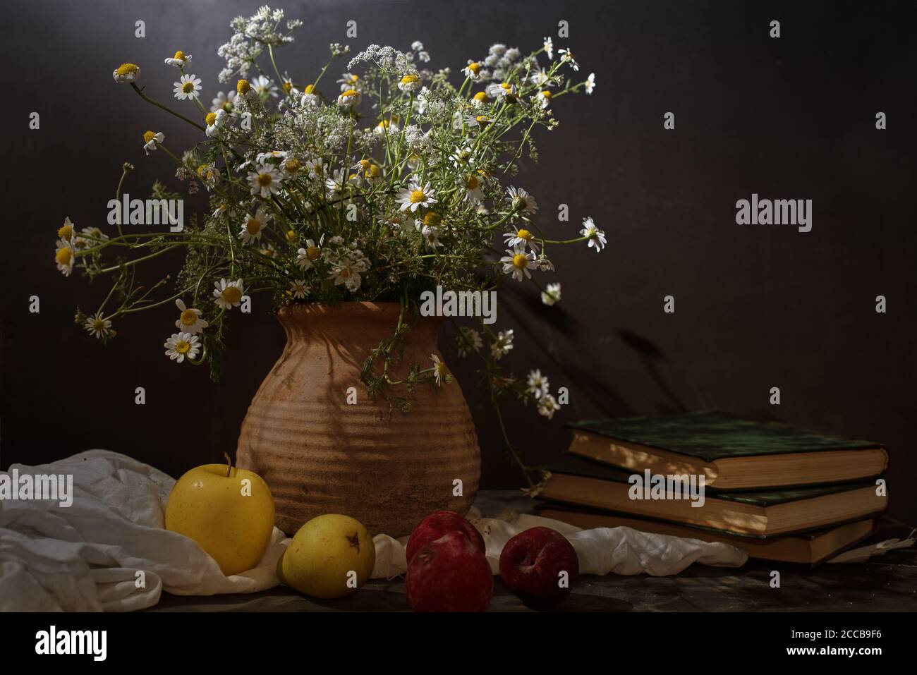 Book still life painting hi-res stock photography and images - Alamy