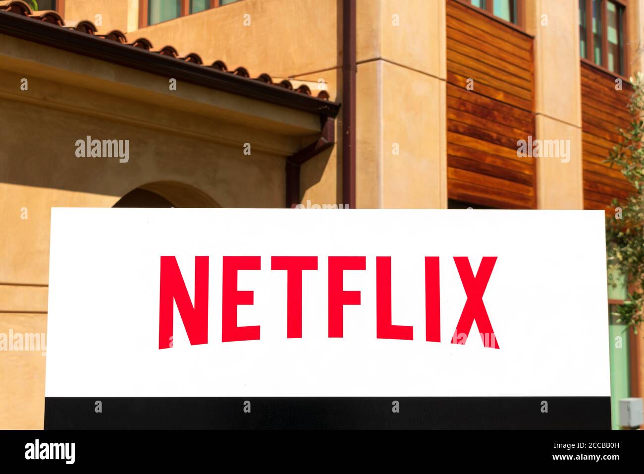 Netflix logo building hi-res stock photography and images - Alamy