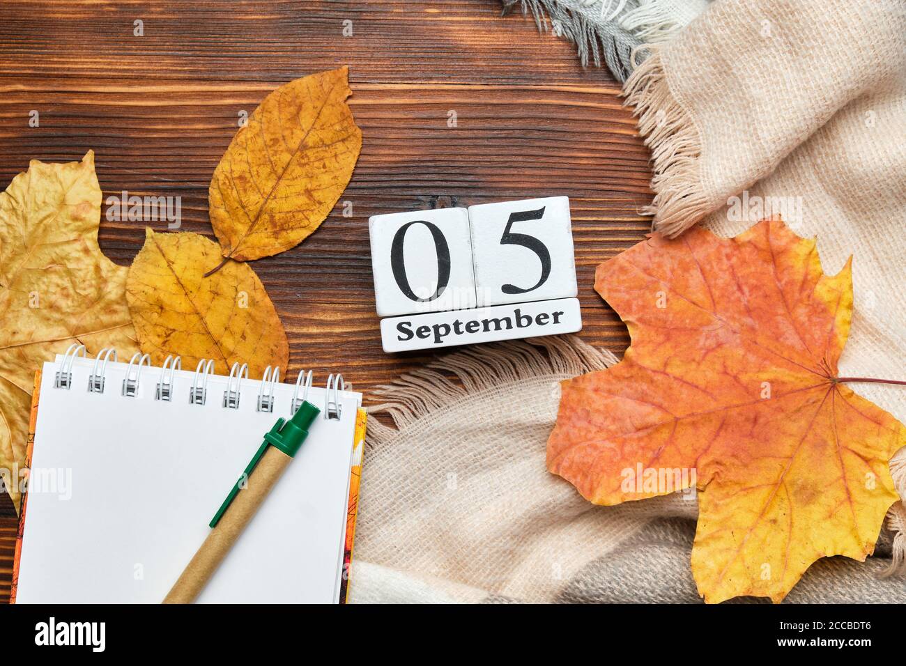 fifth day of autumn month calendar september Stock Photo - Alamy