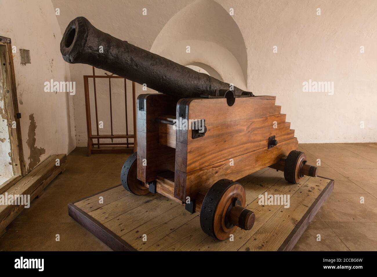 Eight pounder hi-res stock photography and images - Alamy