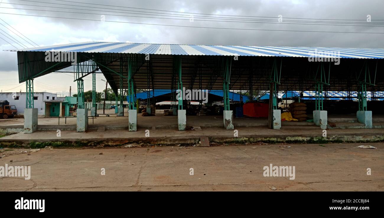 India wheat warehouse hi-res stock photography and images - Alamy