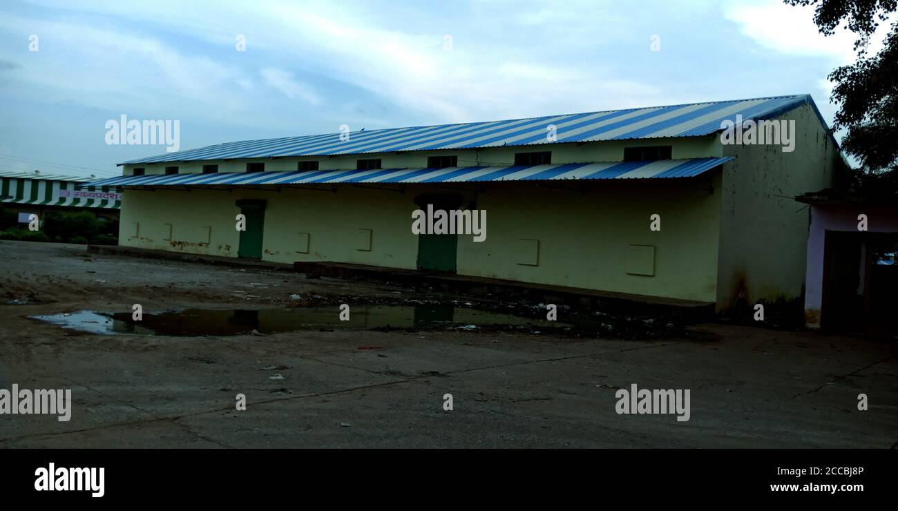 India wheat warehouse hi-res stock photography and images - Alamy