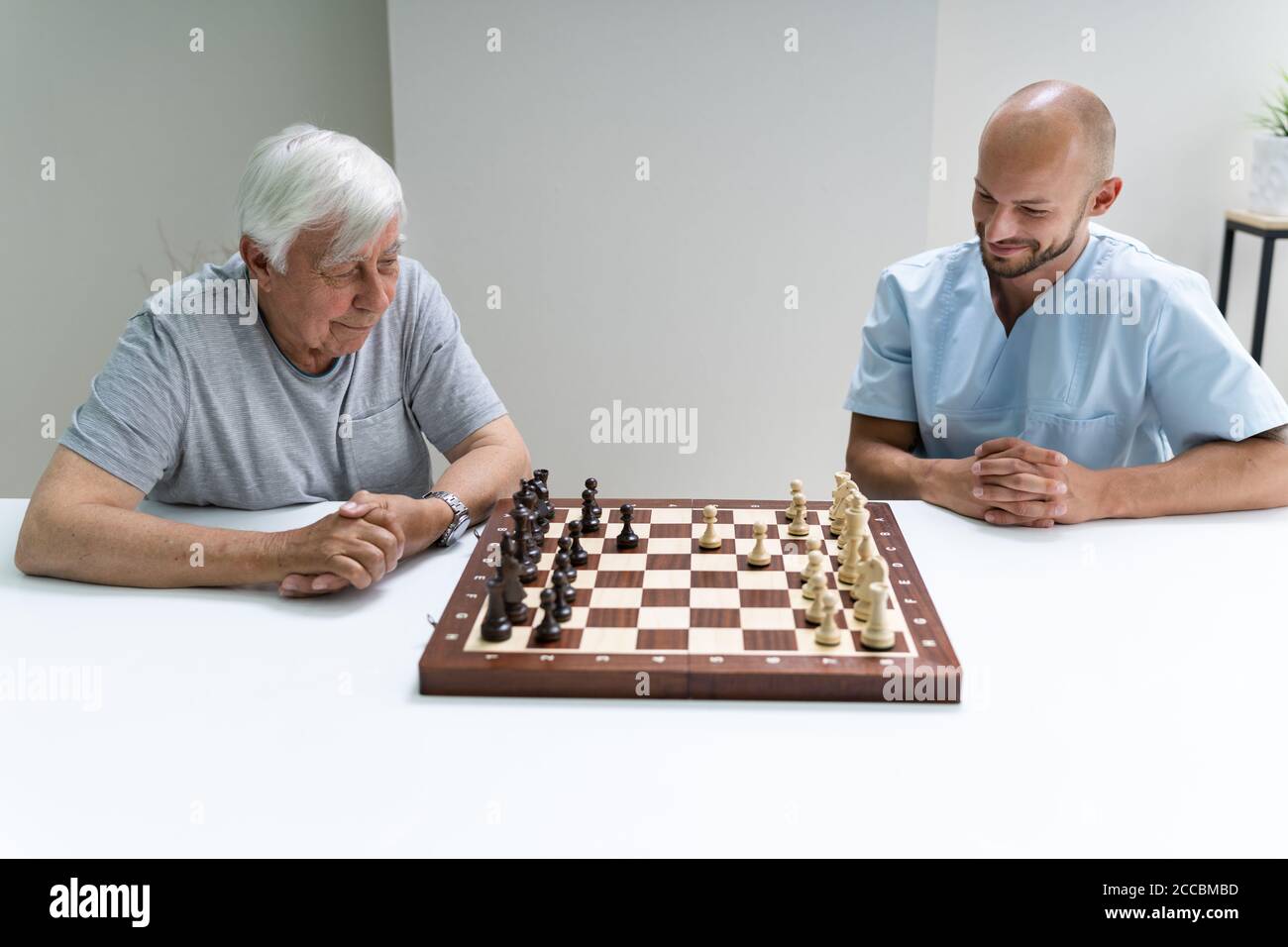 Elderly care home sitting hi-res stock photography and images - Alamy