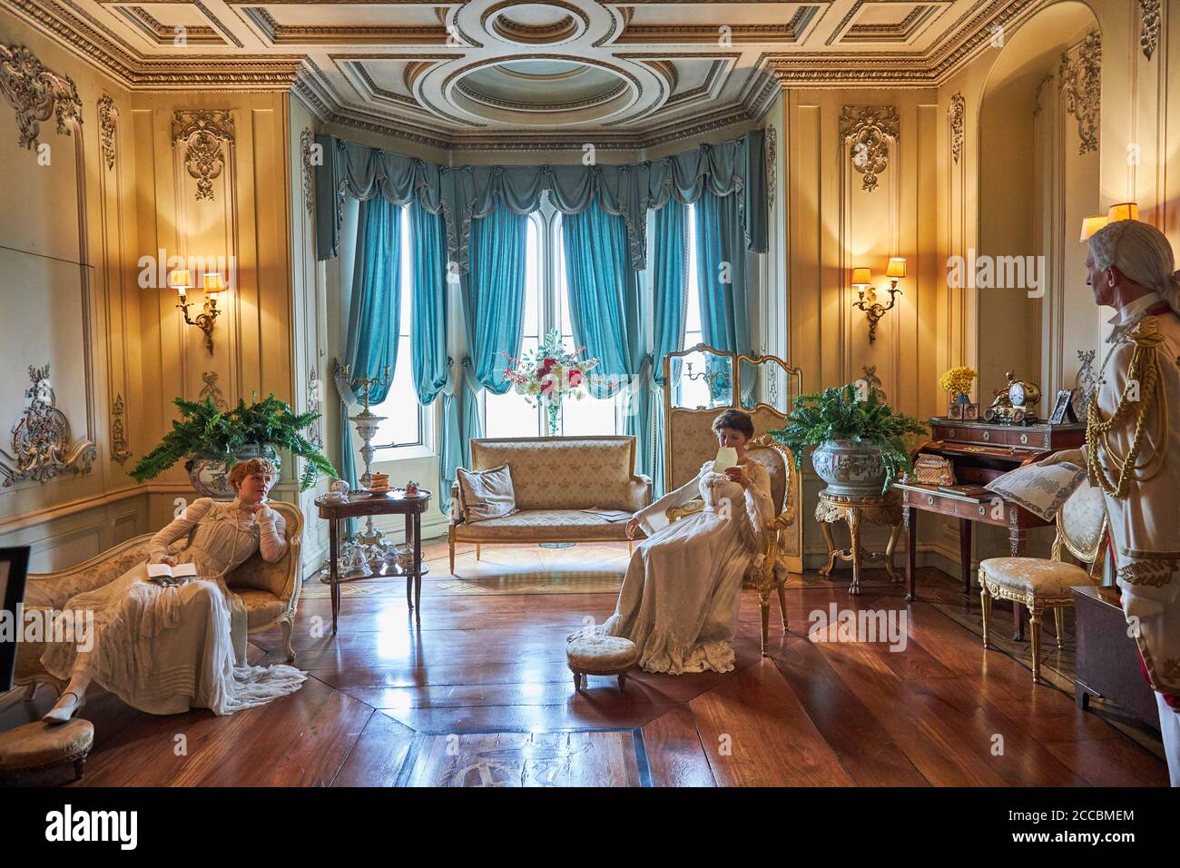 18th century castle room hi-res stock photography and images - Alamy