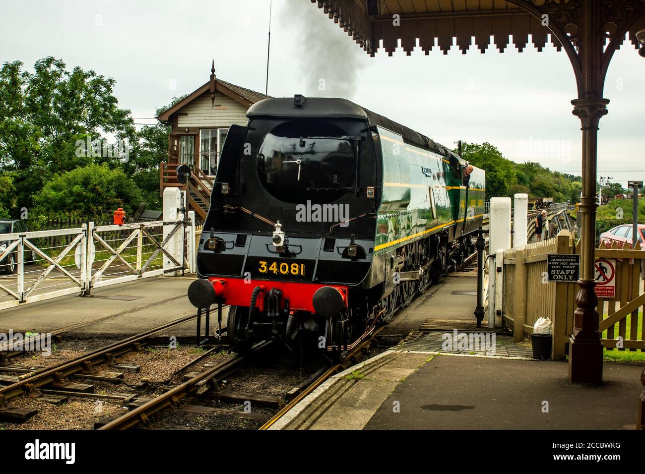Battle of Britain Class 34081 92 Squadron aproaching Wansford station ...