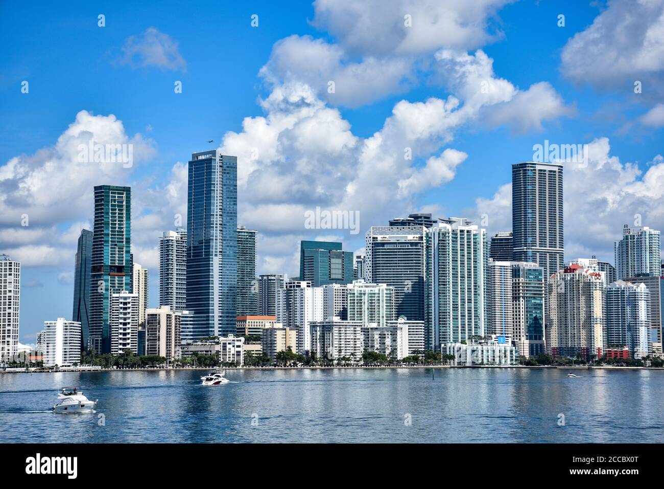 Building on miami beach bay hi-res stock photography and images - Alamy