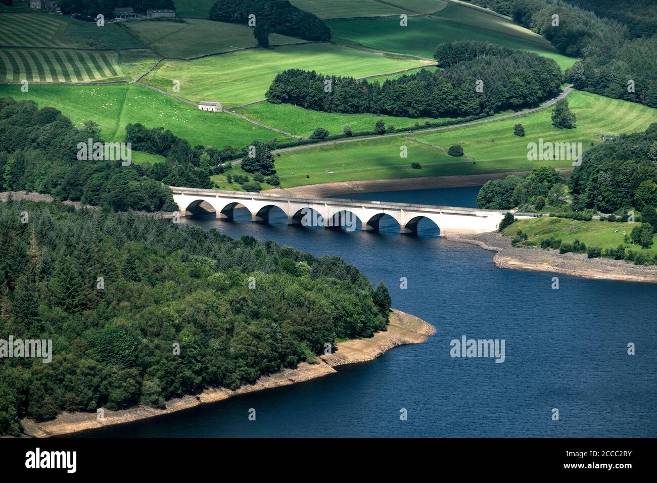 Ladybower Reservoir Bridge High Resolution Stock Photography and Images ...