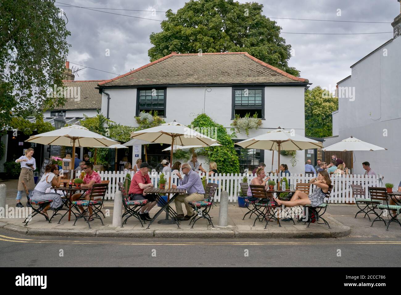 hand in hand pub, wimbledon Stock Photo - Alamy