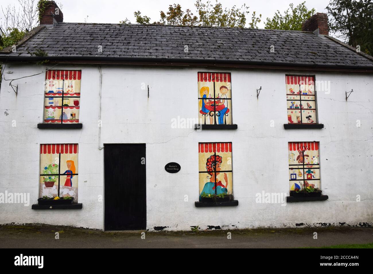Disused house hi-res stock photography and images - Alamy