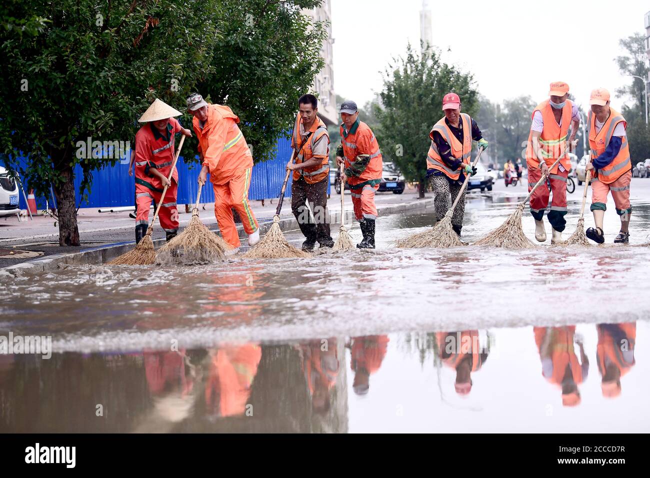 Continuous heavy rain hi-res stock photography and images - Alamy