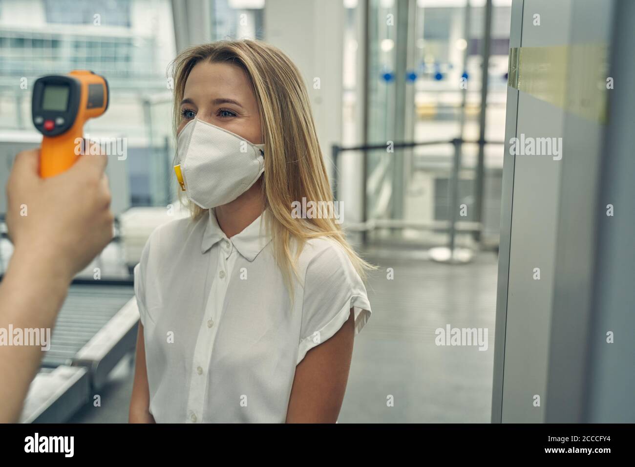 Female security guard at desk hi-res stock photography and images - Alamy