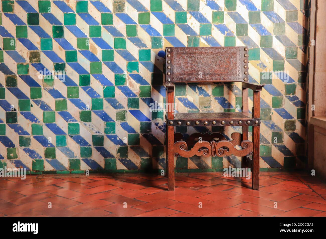 Antique floor tiles hi-res stock photography and images - Alamy