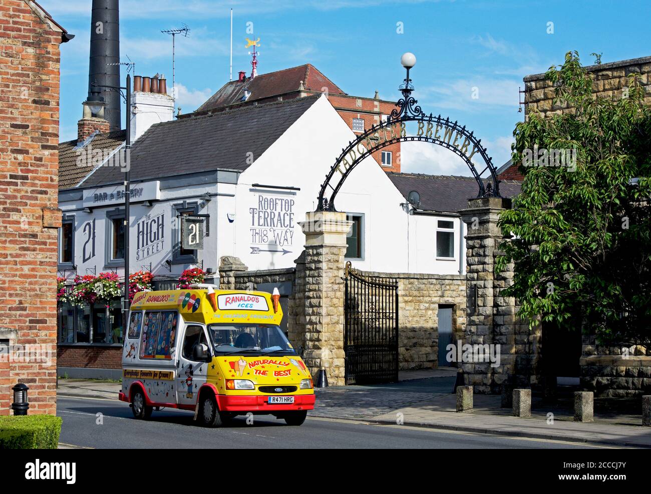 Tadcaster, North Yorkshire, England UK Stock Photo - Alamy
