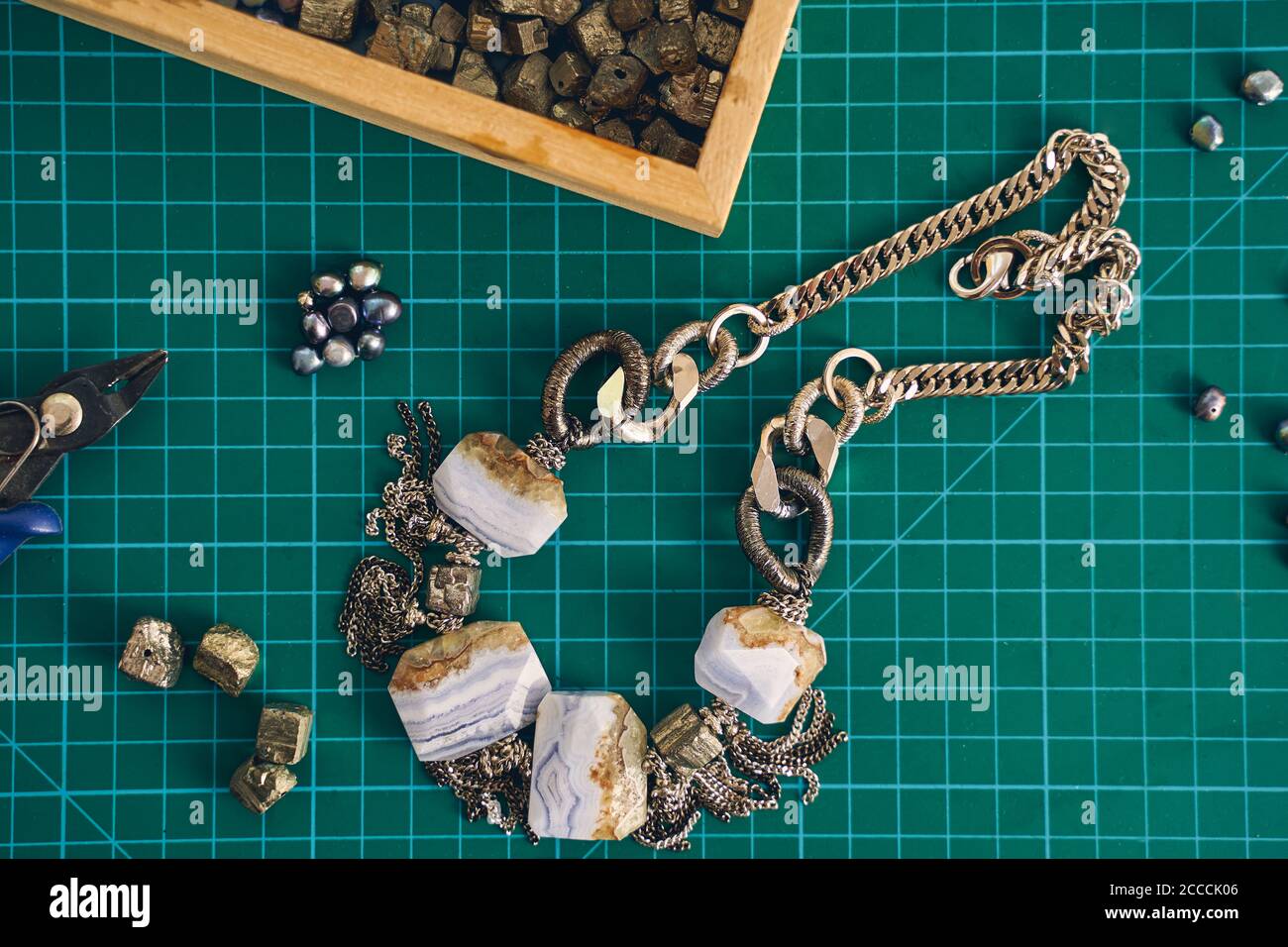 Workplace harmony hi-res stock photography and images - Alamy