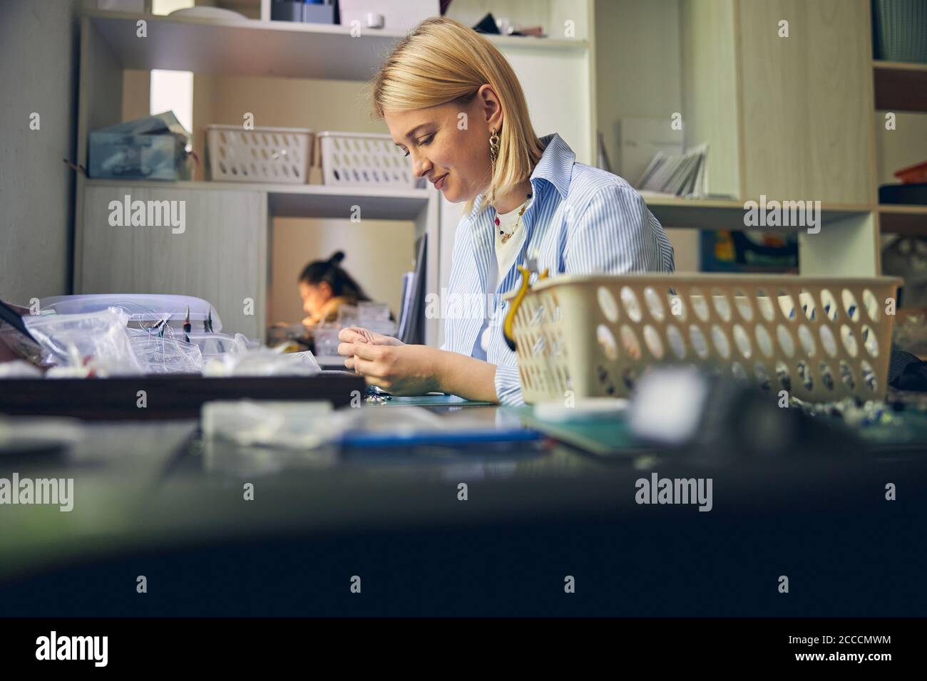 Handcraft process of jewel employee in workroom Stock Photo - Alamy
