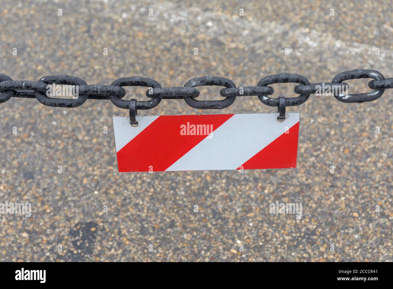 Chains Warning Sign Plate at Street Stock Photo - Alamy