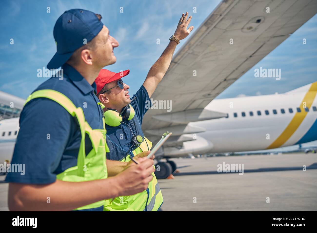 Inspecting an airplane hi-res stock photography and images - Alamy