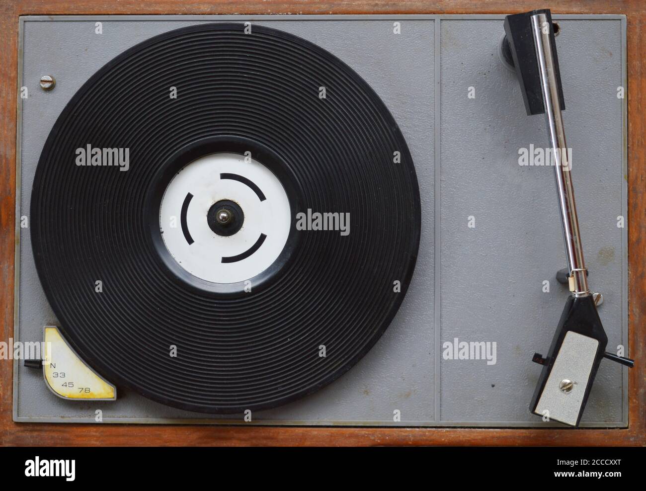 image of a retro transistor gramaphone with turn table and tonearm in ...