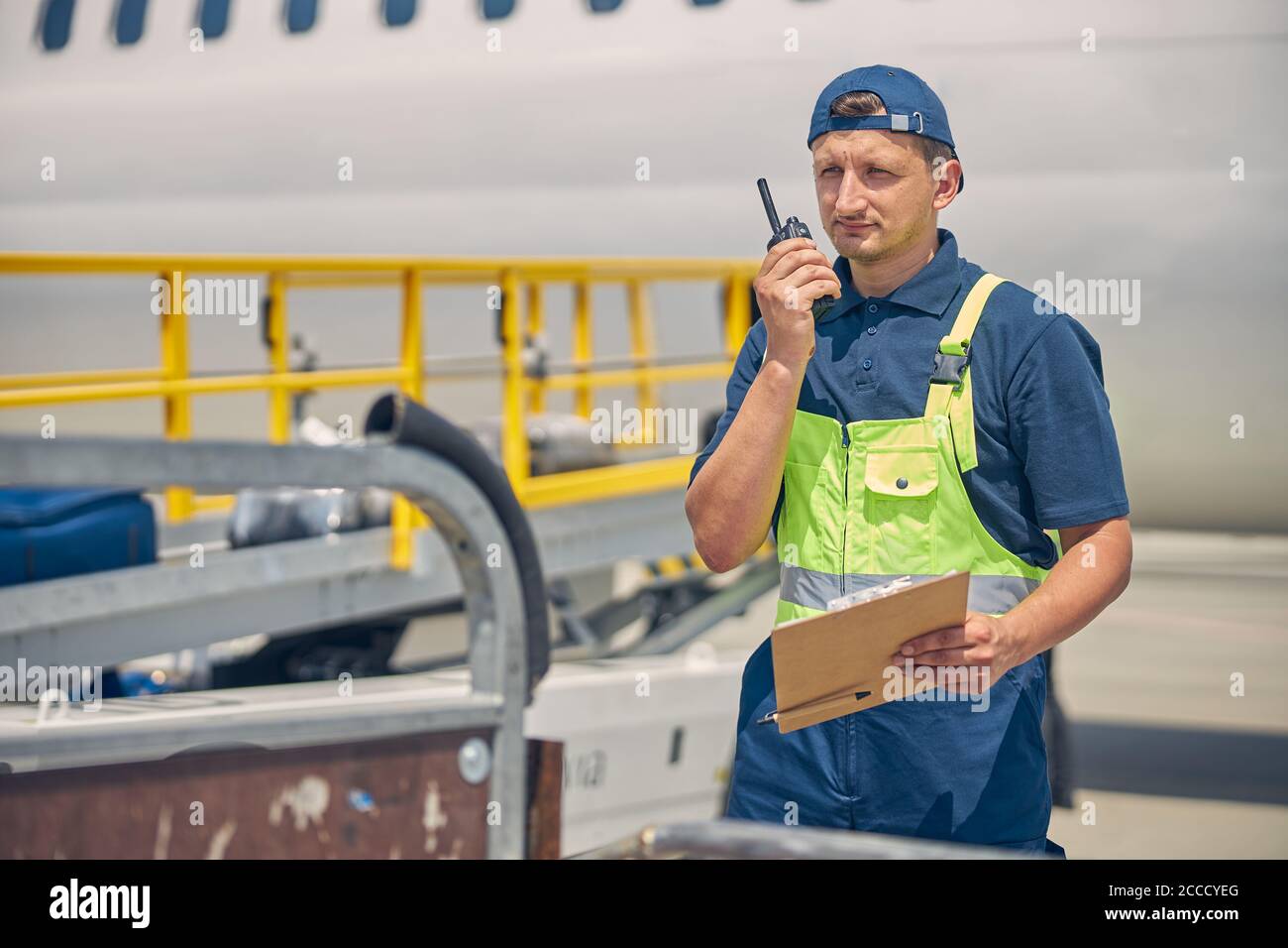 Man staring into distance hi-res stock photography and images - Alamy