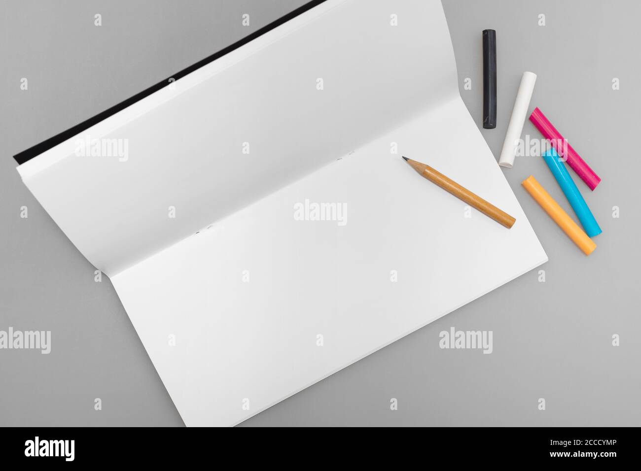 Pastel pencil hi-res stock photography and images - Alamy