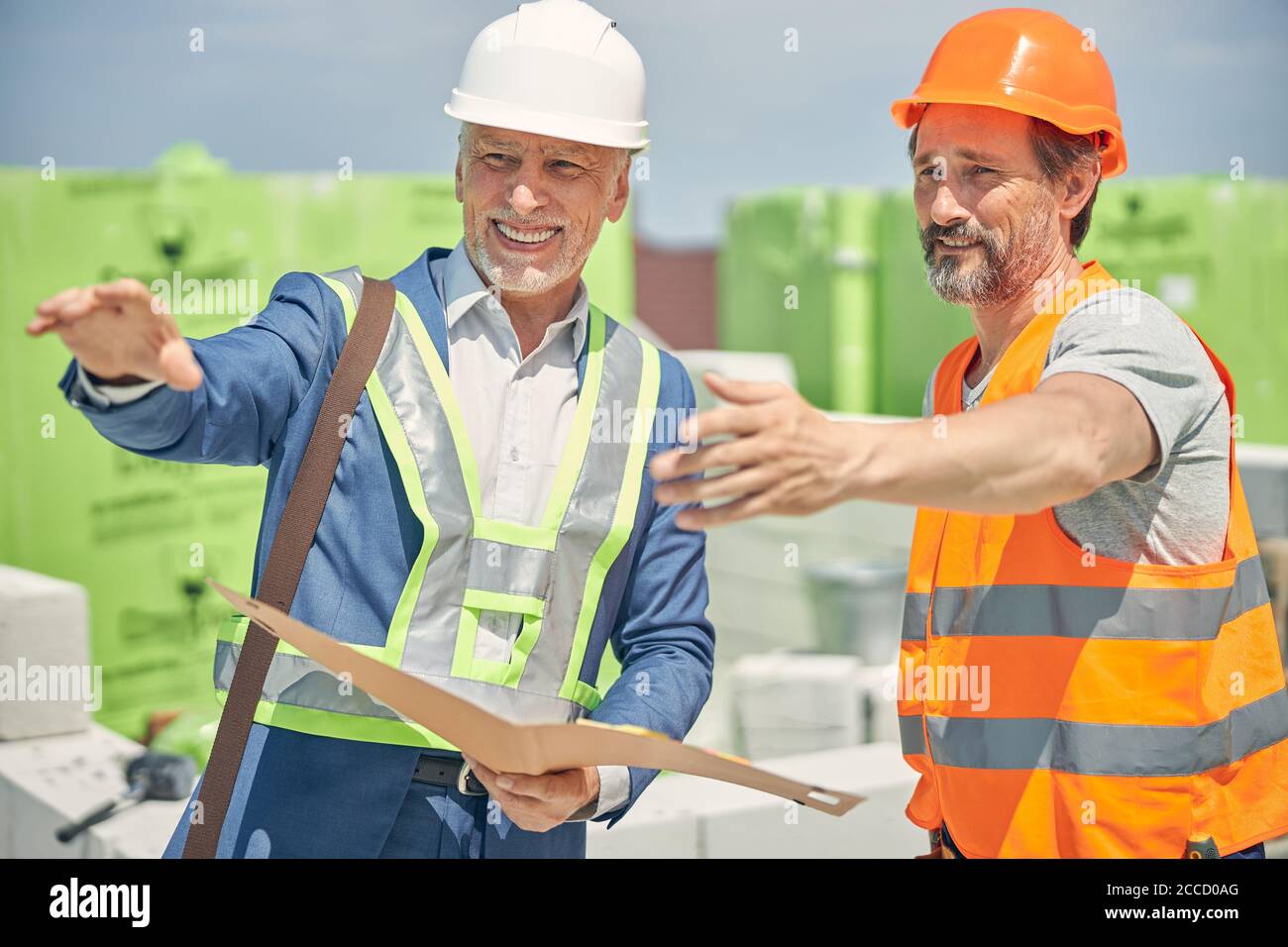 Staring hard hi-res stock photography and images - Alamy