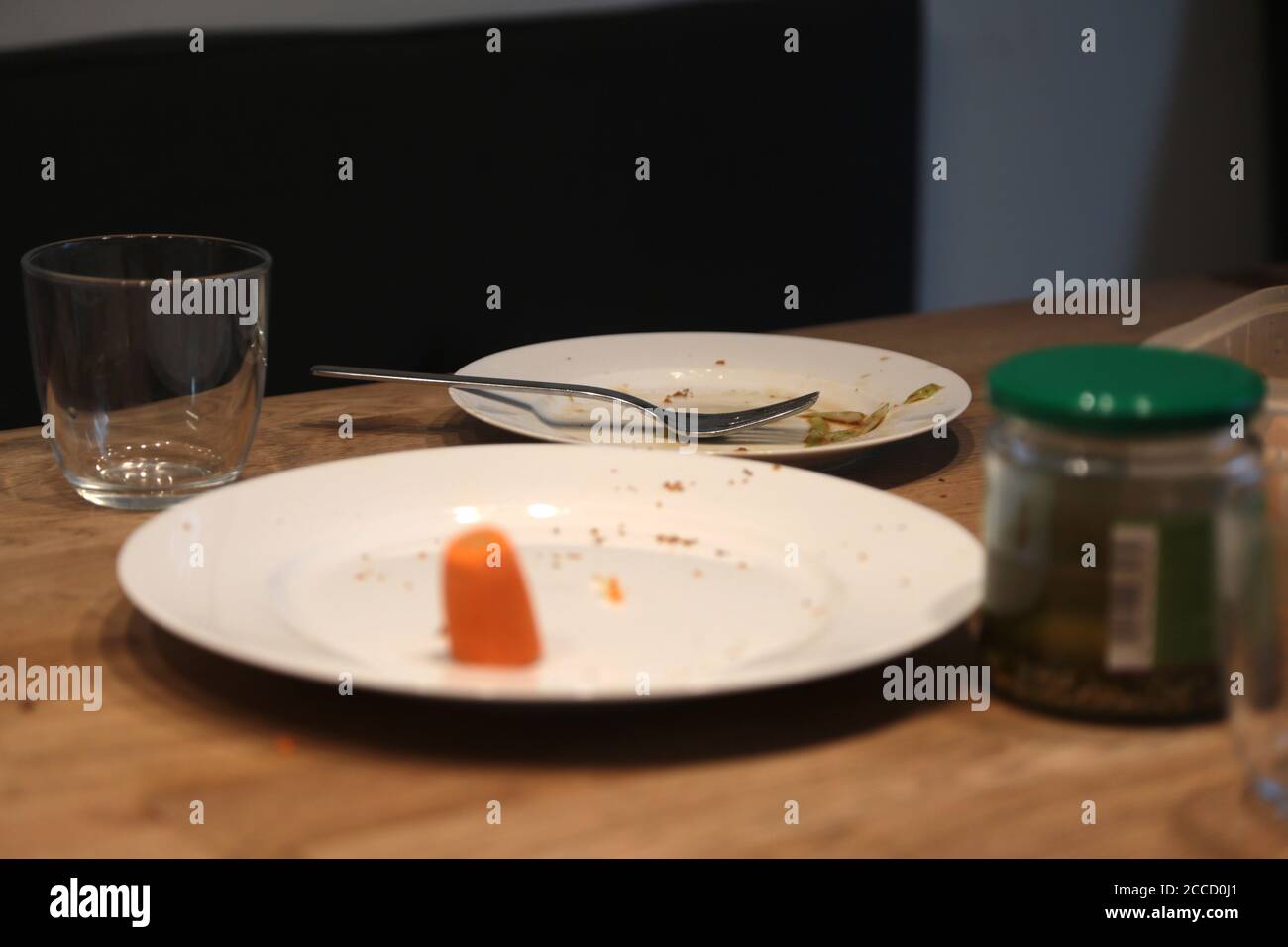 Family empty table hi-res stock photography and images - Alamy