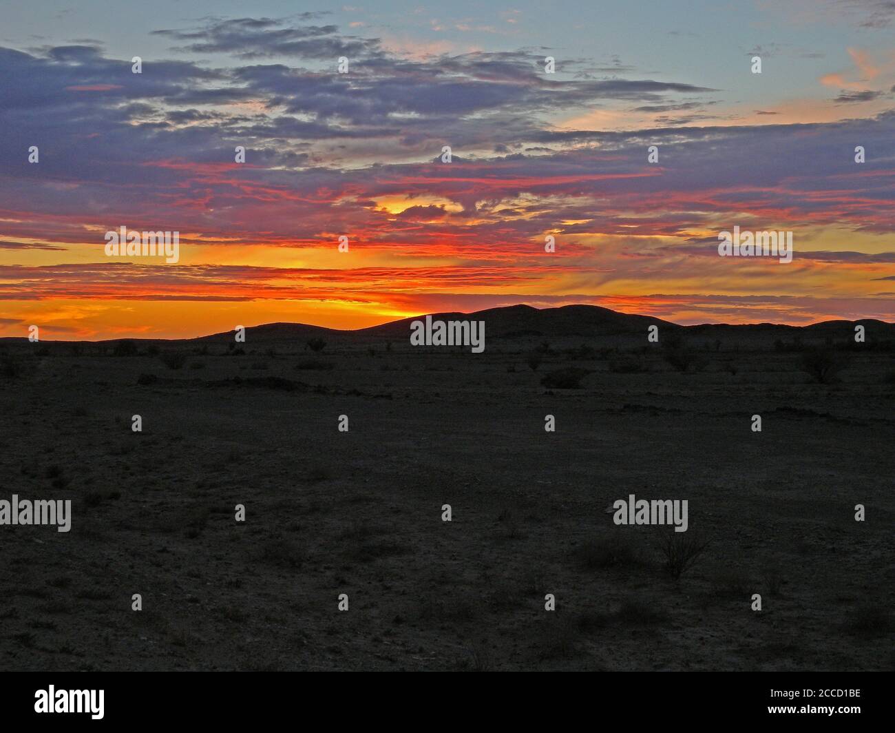 Sunrise over Australian outback Stock Photo - Alamy
