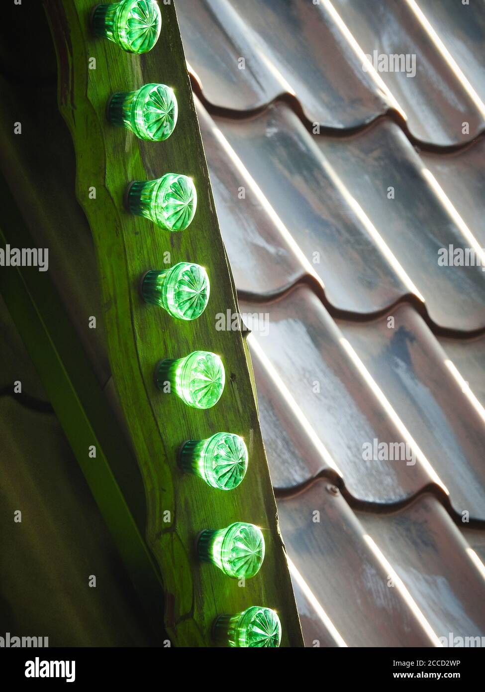 Lightning bulbs hi-res stock photography and images - Alamy
