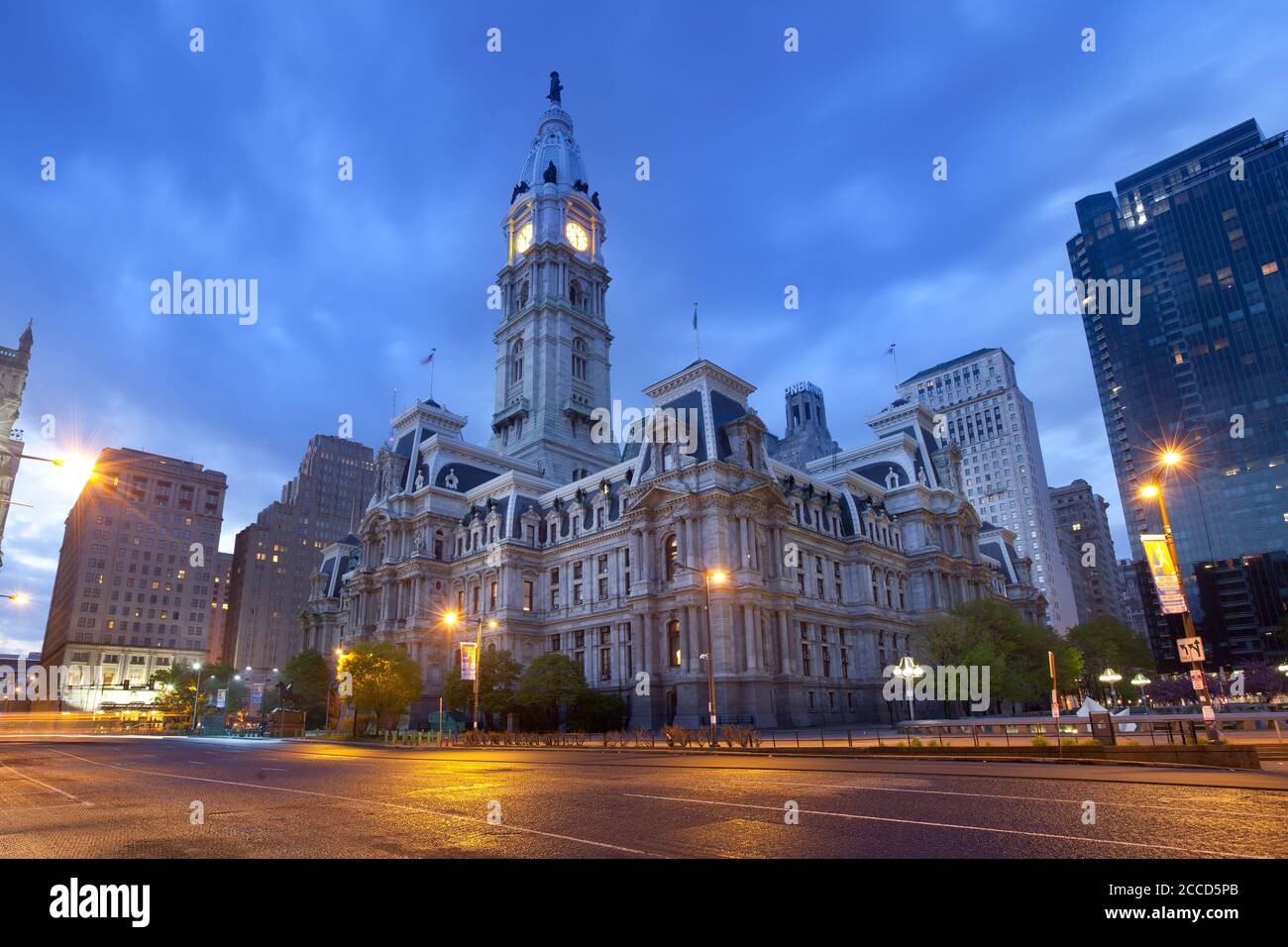 Downtown Philadelphia Square High Resolution Stock Photography and ...