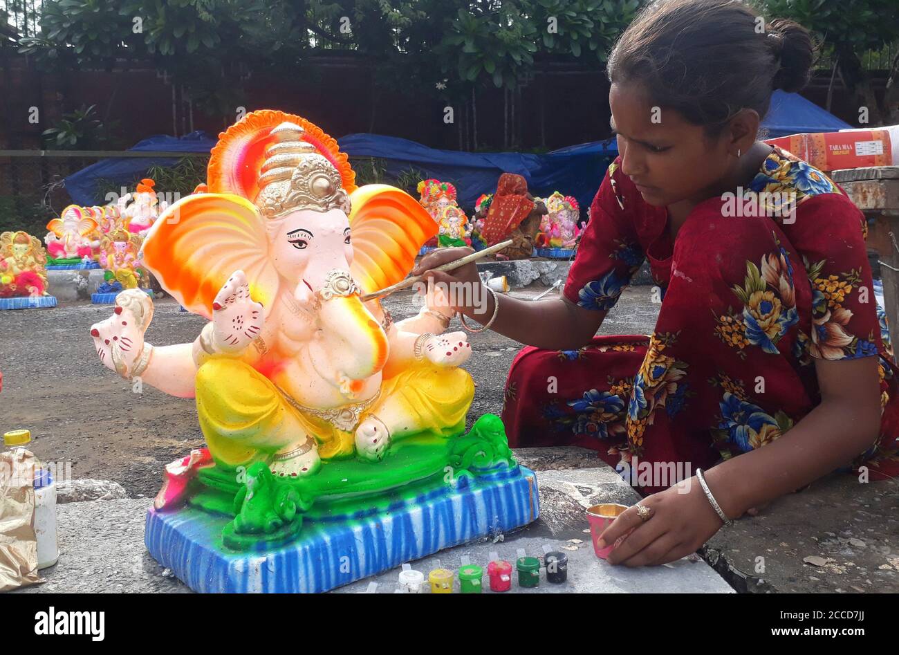Jaipur, Rajasthan, India, Aug 20, 2020: An artist gives final touches ...