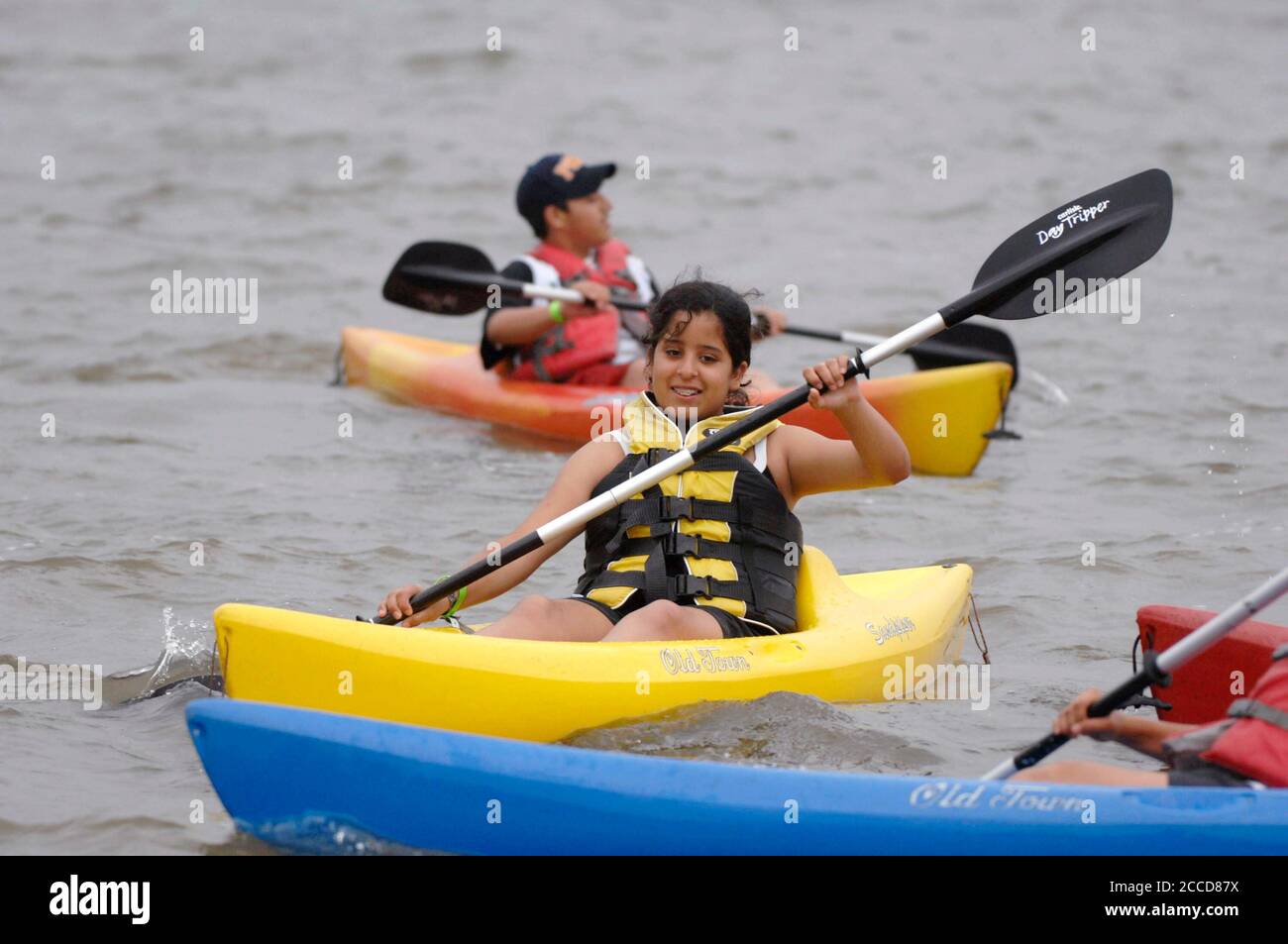 Kids learn canoe hi-res stock photography and images - Alamy