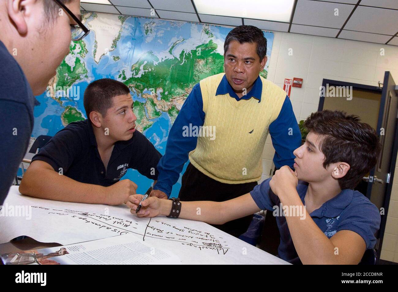 Filipino students in high school hi-res stock photography and images ...