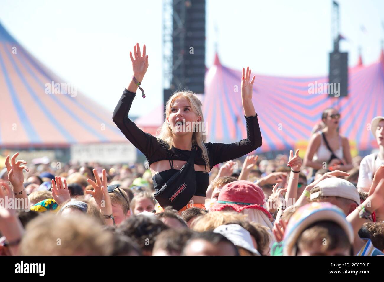 Rock festival and girls mud hi-res stock photography and images - Alamy
