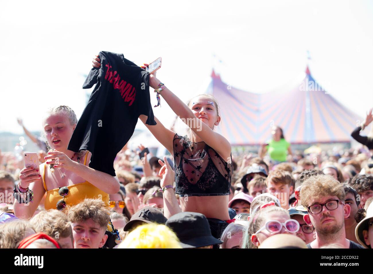 Rock festival and girls mud hi-res stock photography and images - Alamy
