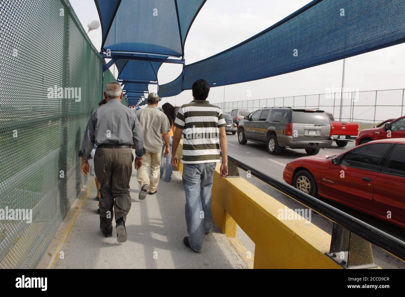 Reynosa, Mexico March 1, 2007: Mexican pedestrians headed across the ...