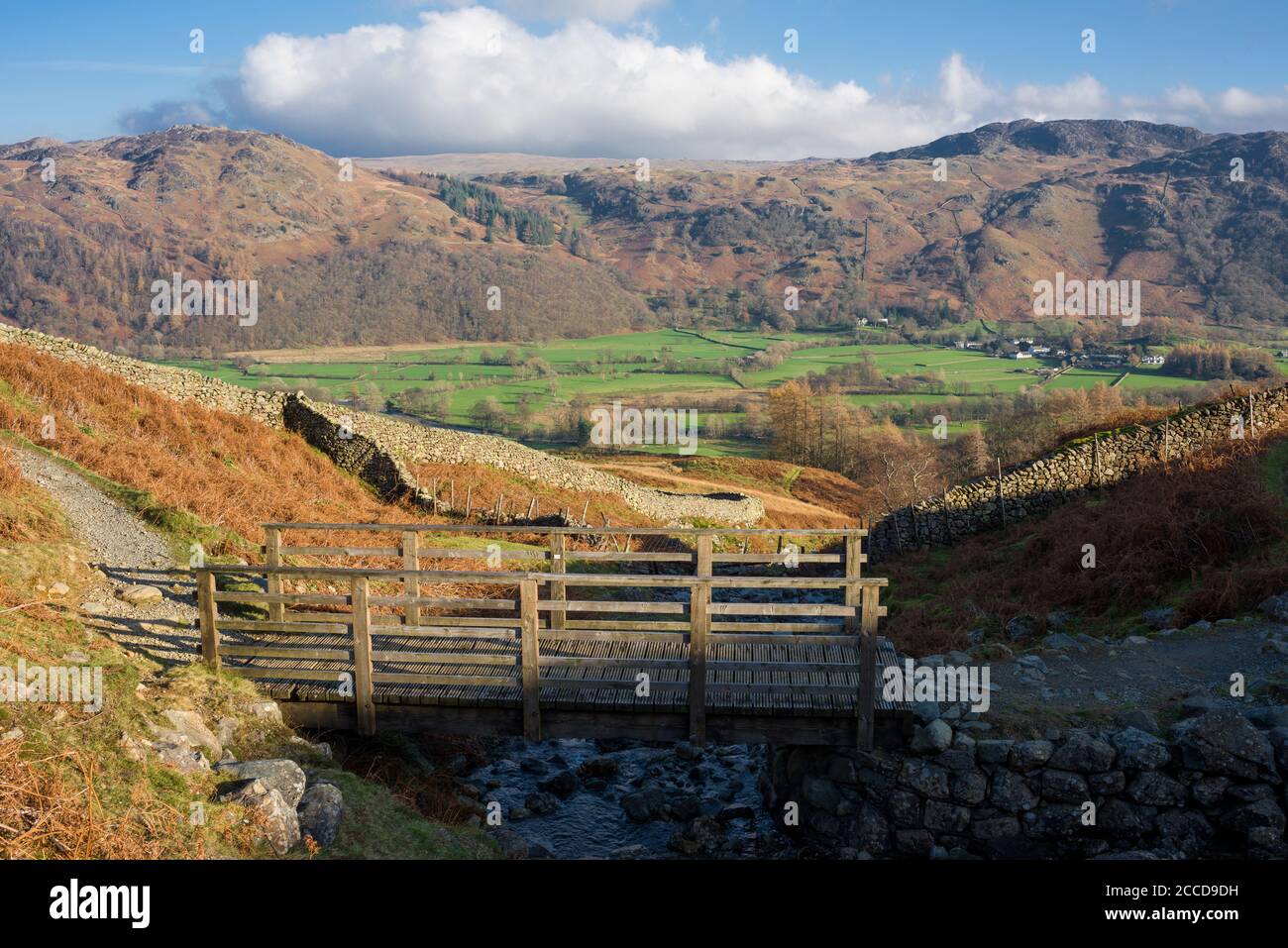Footbridge scenery hi-res stock photography and images - Alamy