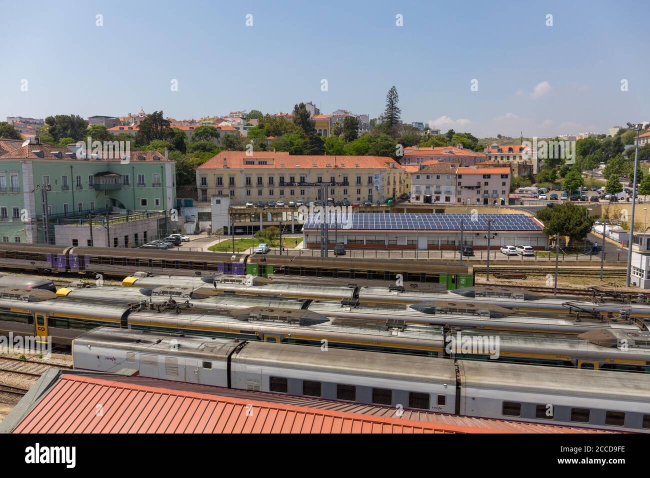 The railway bridge over avenue hi-res stock photography and images - Alamy