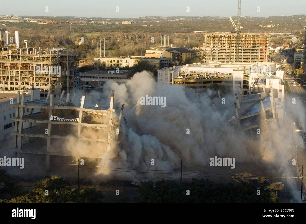 Demolition explosion hi-res stock photography and images - Alamy