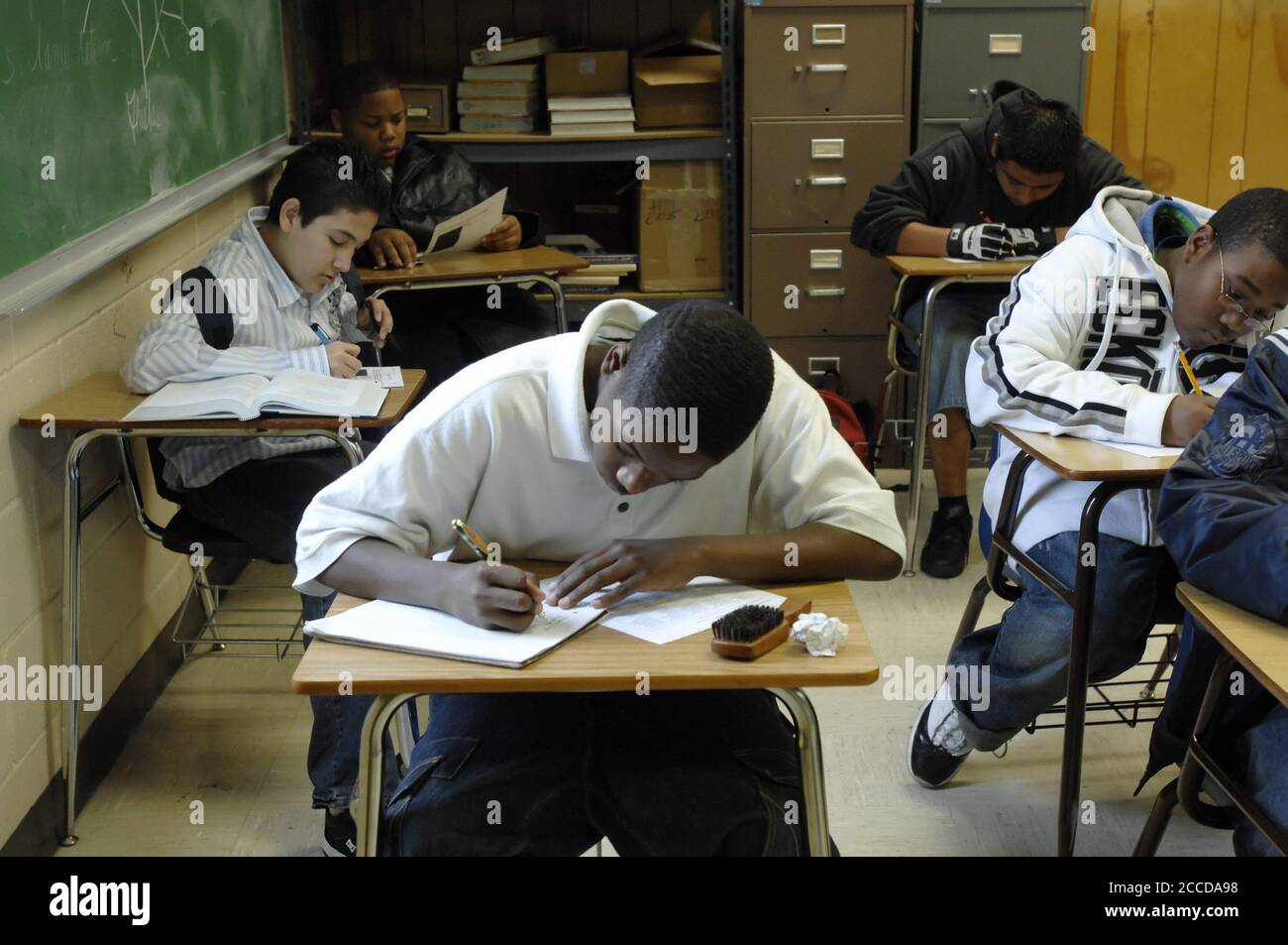 Fort Worth, TX December 1, 2006: Ninth grade English students analyzing ...