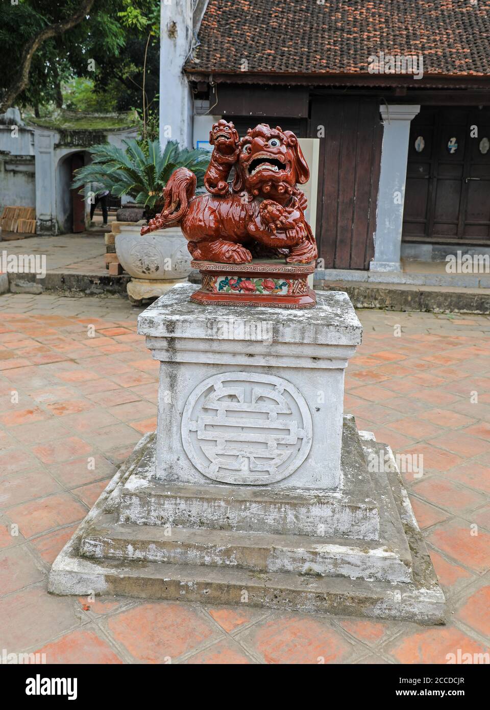 Vietnam hanoi dragon sculpture hi-res stock photography and images - Alamy