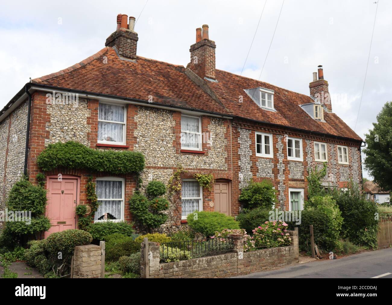 Pretty street in chelsfield hi-res stock photography and images - Alamy