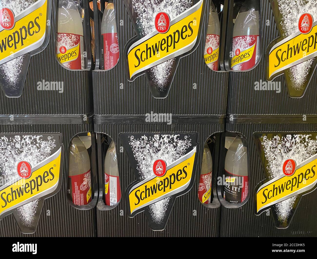 Schweppes tonic water hi-res stock photography and images - Alamy