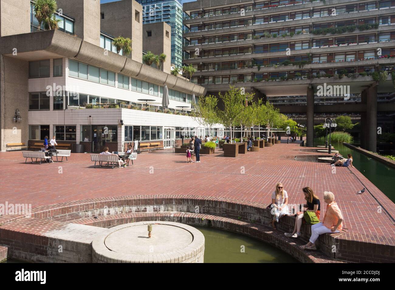 The Lakeside Terrace at the Barbican Exhibition Centre, City of London ...
