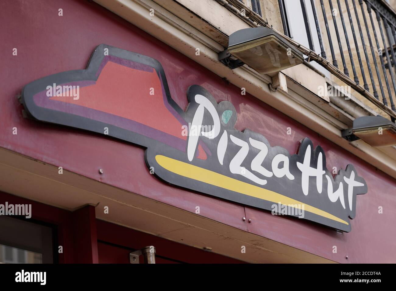 Pizza hut sign hi-res stock photography and images - Alamy