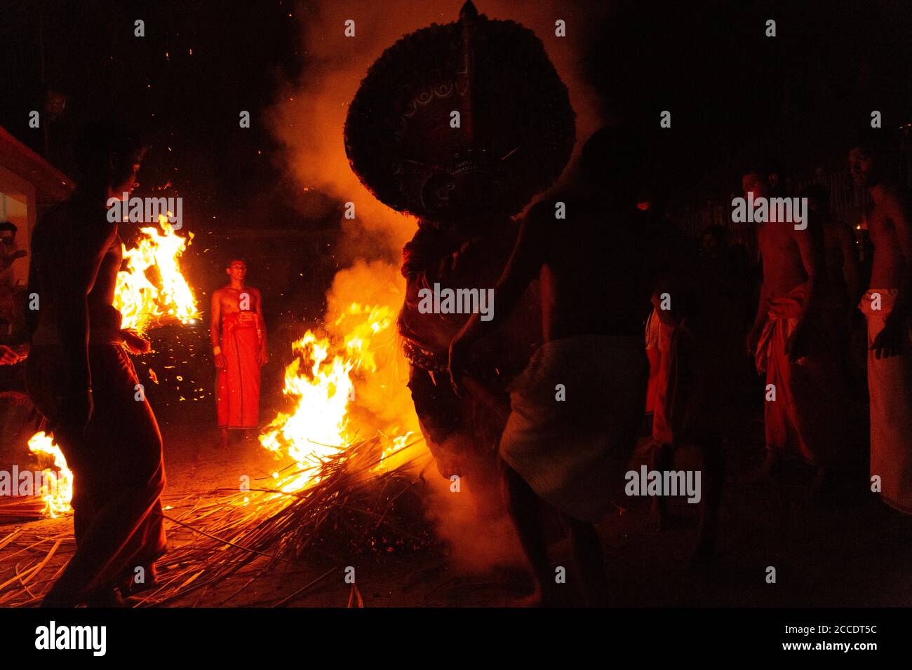 Hinduism photos hi-res stock photography and images - Alamy