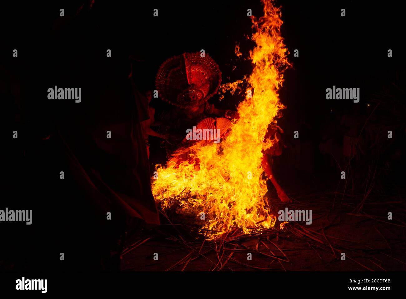 Kandanar kelan theyyam hi-res stock photography and images - Alamy
